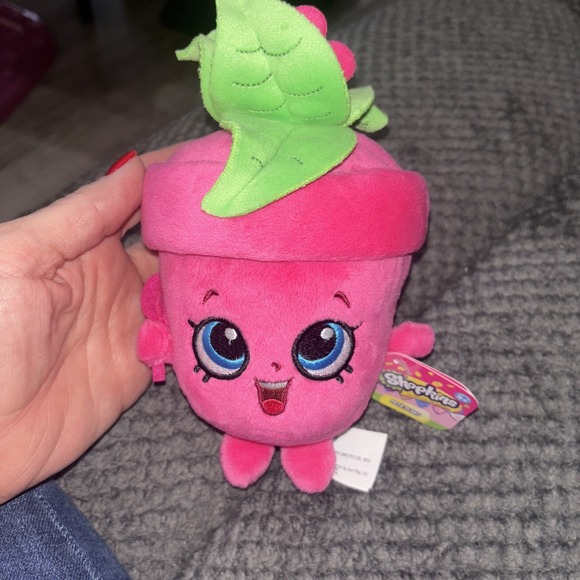 Shopkins | Toys | New Lot Of 2 Shopkins 6 Peta Plant Stuffed Plush Toy ...